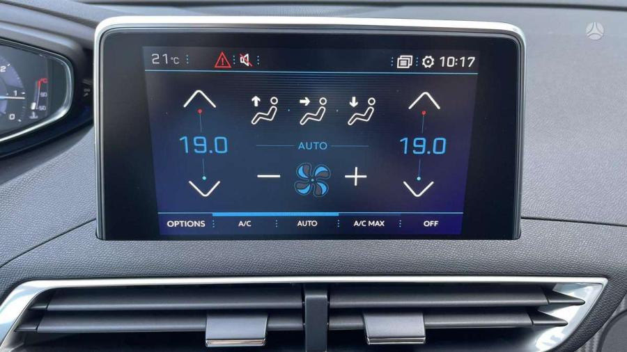 Grey Peugeot 5008 2018 in Marijampole, with an engine capacity of 1.50 L and mileage of 189 thousand km for 10990 €, photo 33 on AUTOMOTO.COM.LV