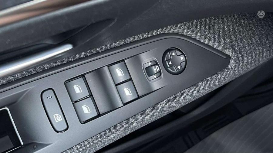 Grey Peugeot 5008 2018 in Marijampole, with an engine capacity of 1.50 L and mileage of 189 thousand km for 10990 €, photo 39 on AUTOMOTO.COM.LV