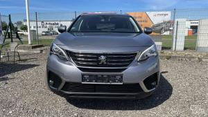 Grey Peugeot 5008 2018 in Marijampole, with an engine capacity of 1.50 L and mileage of 189 thousand km for 10990 €, photo 3 on AUTOMOTO.COM.LV