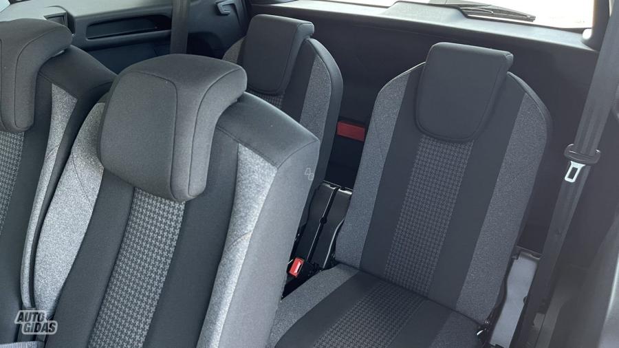 Grey Peugeot 5008 2018 in Marijampole, with an engine capacity of 1.50 L and mileage of 189 thousand km for 10990 €, photo 15 on AUTOMOTO.COM.LV