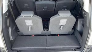 Grey Peugeot 5008 2018 in Marijampole, with an engine capacity of 1.50 L and mileage of 189 thousand km for 10990 €, photo 16 on AUTOMOTO.COM.LV