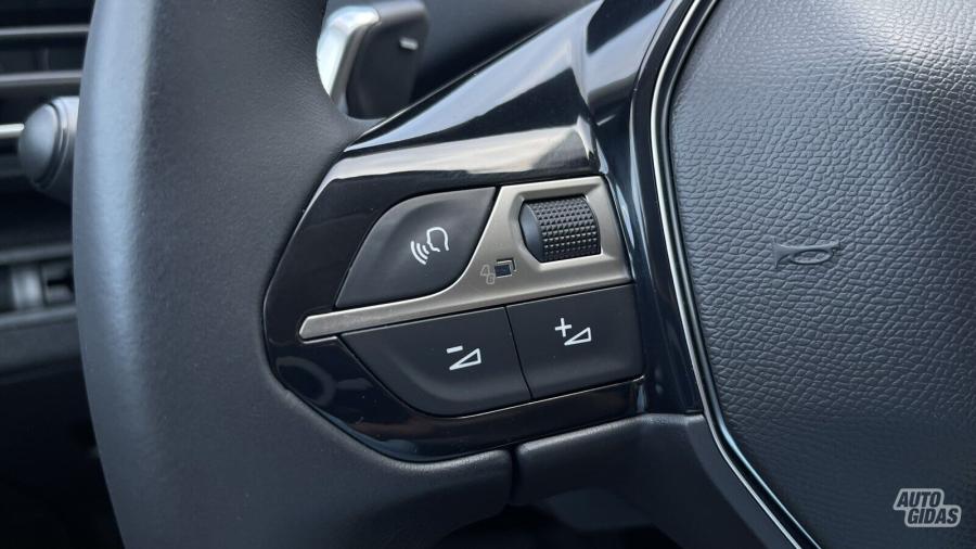 Grey Peugeot 5008 2018 in Marijampole, with an engine capacity of 1.50 L and mileage of 189 thousand km for 10990 €, photo 21 on AUTOMOTO.COM.LV