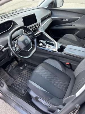 Grey Peugeot 5008 2018 in Marijampole, with an engine capacity of 1.20 L and mileage of 222 thousand km for 8950 €, photo 6 on AUTOMOTO.COM.LV