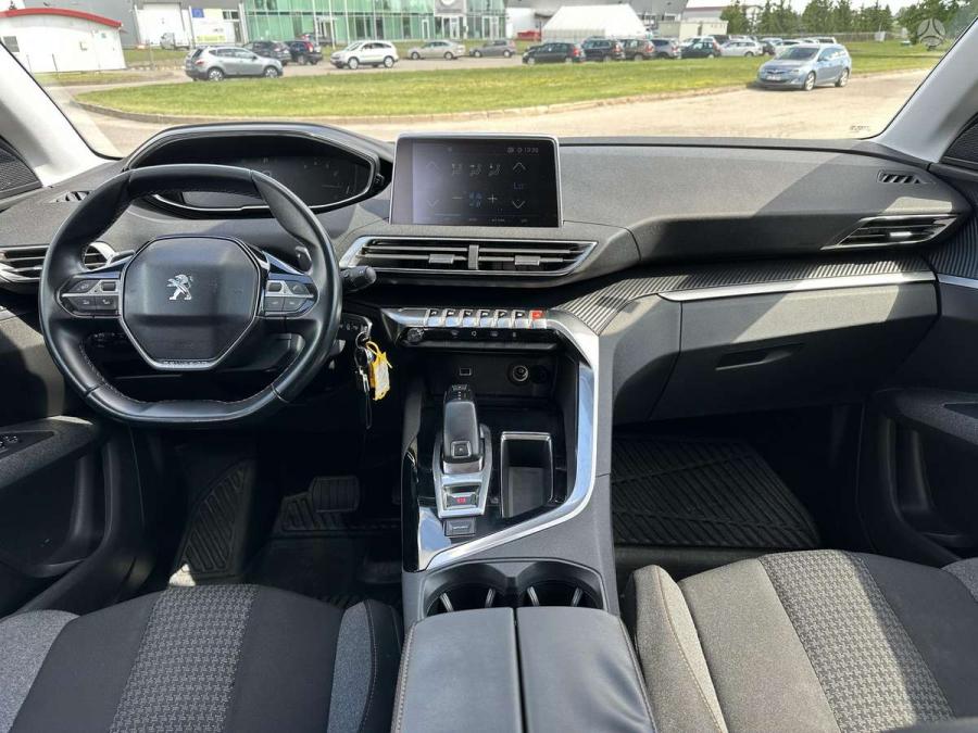 Grey Peugeot 5008 2018 in Marijampole, with an engine capacity of 1.20 L and mileage of 222 thousand km for 8950 €, photo 7 on AUTOMOTO.COM.LV