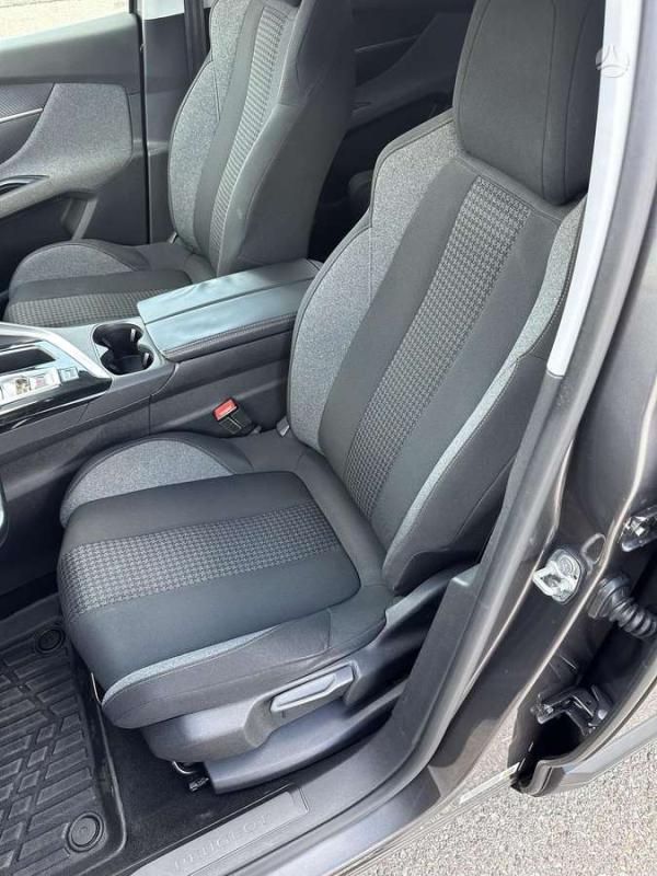 Pelēks Peugeot 5008 2018 Marijampole, ar dzinēja tilpumu 1.20 L un nobraukumu 222 tūkst. km par 8950 €, foto 7 vietnē AUTOMOTO.COM.LV
