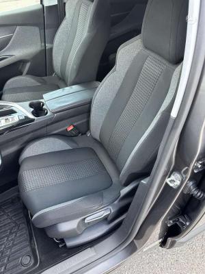 Grey Peugeot 5008 2018 in Marijampole, with an engine capacity of 1.20 L and mileage of 222 thousand km for 8950 €, photo 8 on AUTOMOTO.COM.LV