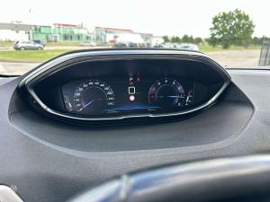 Grey Peugeot 5008 2018 in Marijampole, with an engine capacity of 1.20 L and mileage of 222 thousand km for 8950 €, photo 11 on AUTOMOTO.COM.LV