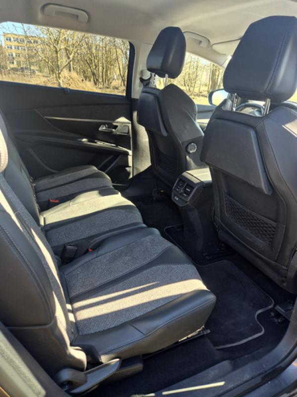 Grey Peugeot 5008 2018 in Tallinn, with an engine capacity of 0.00 L and mileage of 0 thousand km for 10500 €, photo 4 on AUTOMOTO.COM.LV