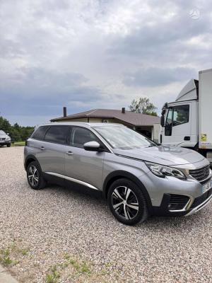 Grey Peugeot 5008 2018 in Vilnius, with an engine capacity of 1.20 L and mileage of 155 thousand km for 9350 €, photo  on AUTOMOTO.COM.LV