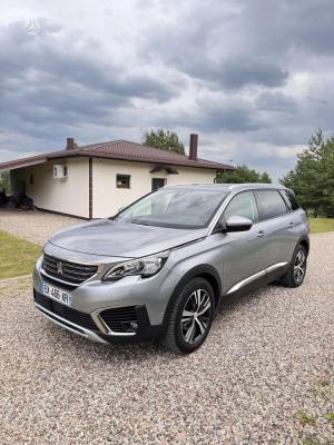 Grey Peugeot 5008 2018 in Vilnius, with an engine capacity of 1.20 L and mileage of 155 thousand km for 9350 €, photo 3 on AUTOMOTO.COM.LV