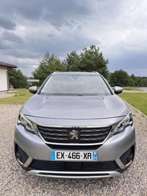 Grey Peugeot 5008 2018 in Vilnius, with an engine capacity of 1.20 L and mileage of 155 thousand km for 9350 €, photo 5 on AUTOMOTO.COM.LV