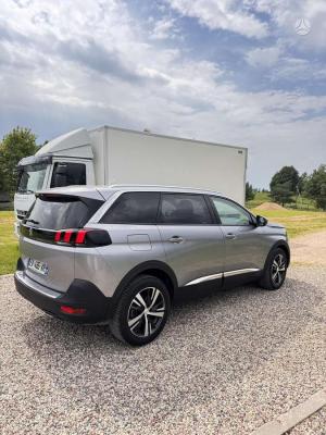 Grey Peugeot 5008 2018 in Vilnius, with an engine capacity of 1.20 L and mileage of 155 thousand km for 9350 €, photo 8 on AUTOMOTO.COM.LV