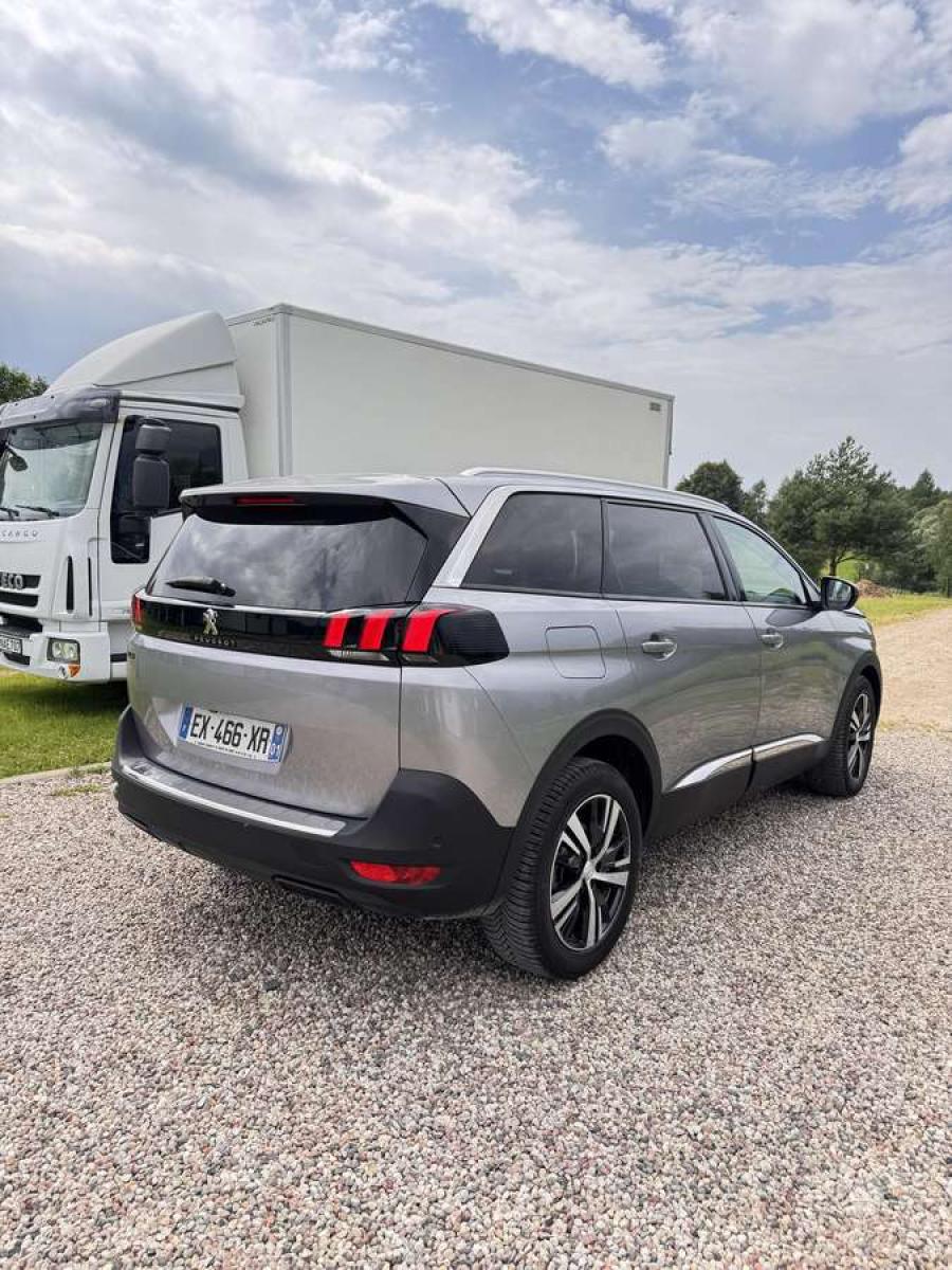 Grey Peugeot 5008 2018 in Vilnius, with an engine capacity of 1.20 L and mileage of 155 thousand km for 9350 €, photo 9 on AUTOMOTO.COM.LV