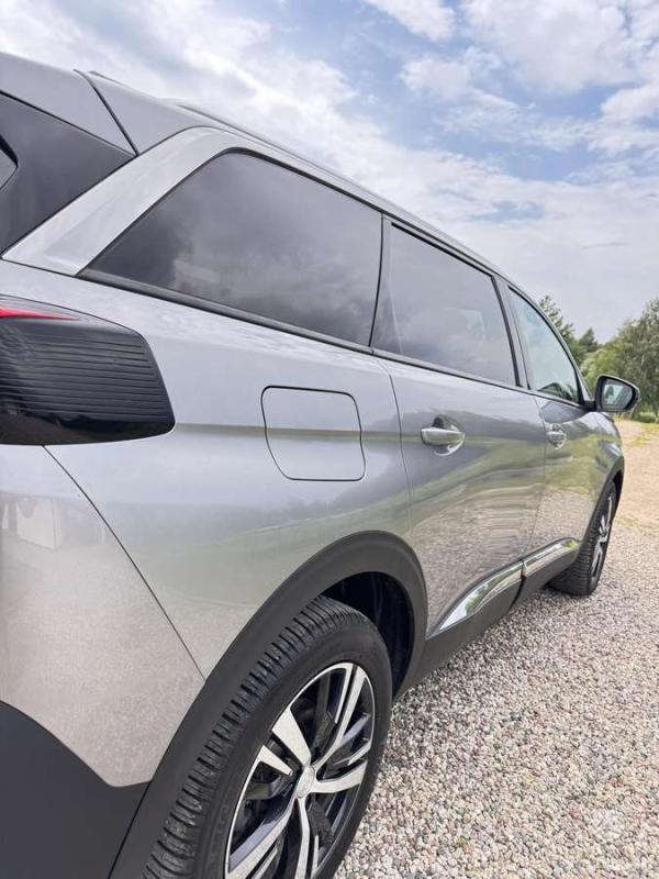 Grey Peugeot 5008 2018 in Vilnius, with an engine capacity of 1.20 L and mileage of 155 thousand km for 9350 €, photo 9 on AUTOMOTO.COM.LV