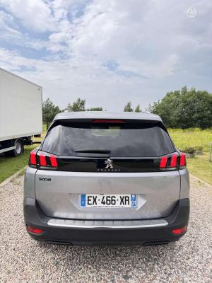 Grey Peugeot 5008 2018 in Vilnius, with an engine capacity of 1.20 L and mileage of 155 thousand km for 9350 €, photo 12 on AUTOMOTO.COM.LV