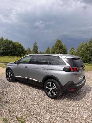 Grey Peugeot 5008 2018 in Vilnius, with an engine capacity of 1.20 L and mileage of 155 thousand km for 9350 €, photo 16 on AUTOMOTO.COM.LV