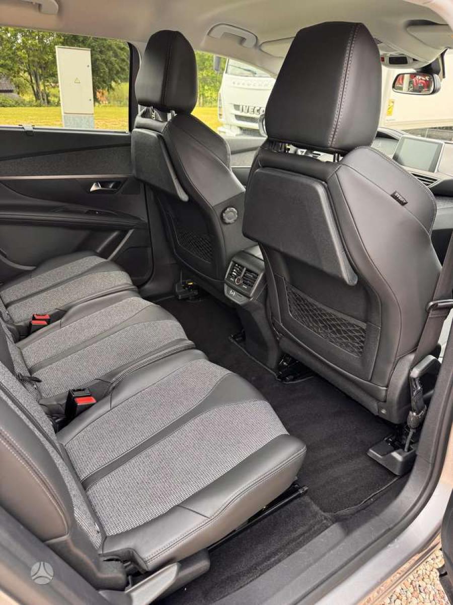 Grey Peugeot 5008 2018 in Vilnius, with an engine capacity of 1.20 L and mileage of 155 thousand km for 9350 €, photo 21 on AUTOMOTO.COM.LV