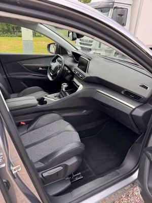 Grey Peugeot 5008 2018 in Vilnius, with an engine capacity of 1.20 L and mileage of 155 thousand km for 9350 €, photo 22 on AUTOMOTO.COM.LV