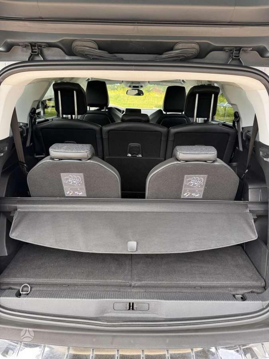 Grey Peugeot 5008 2018 in Vilnius, with an engine capacity of 1.20 L and mileage of 155 thousand km for 9350 €, photo 23 on AUTOMOTO.COM.LV