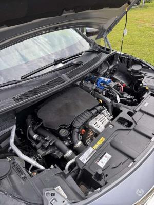 Grey Peugeot 5008 2018 in Vilnius, with an engine capacity of 1.20 L and mileage of 155 thousand km for 9350 €, photo 24 on AUTOMOTO.COM.LV