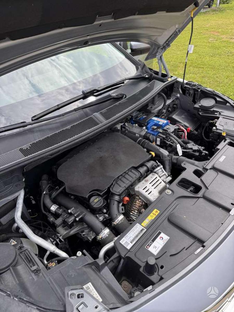 Grey Peugeot 5008 2018 in Vilnius, with an engine capacity of 1.20 L and mileage of 155 thousand km for 9350 €, photo 24 on AUTOMOTO.COM.LV