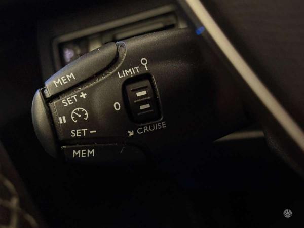 Pelēks Peugeot 5008 2018 Marijampole, ar dzinēja tilpumu 1.50 L un nobraukumu 81 tūkst. km par 16999 €, foto 5 vietnē AUTOMOTO.COM.LV