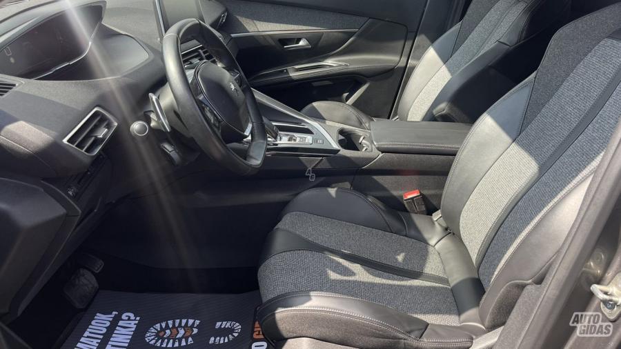 Pelēks Peugeot 5008 2018 Marijampole, ar dzinēja tilpumu 1.60 L un nobraukumu 159 tūkst. km par 12400 €, foto 24 vietnē AUTOMOTO.COM.LV