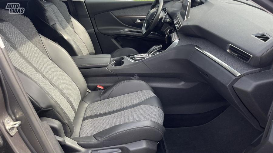 Pelēks Peugeot 5008 2018 Marijampole, ar dzinēja tilpumu 1.60 L un nobraukumu 159 tūkst. km par 12400 €, foto 26 vietnē AUTOMOTO.COM.LV