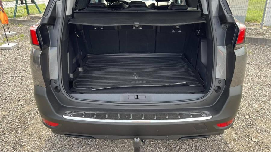 Pelēks Peugeot 5008 2018 Marijampole, ar dzinēja tilpumu 1.60 L un nobraukumu 159 tūkst. km par 12400 €, foto 32 vietnē AUTOMOTO.COM.LV