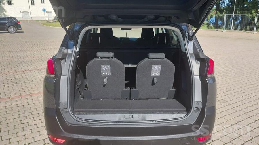 Pelēks Peugeot 5008 2018 Alūksne, ar dzinēja tilpumu 1.20 L un nobraukumu 0 tūkst. km par 8950 €, foto 33 vietnē AUTOMOTO.COM.LV