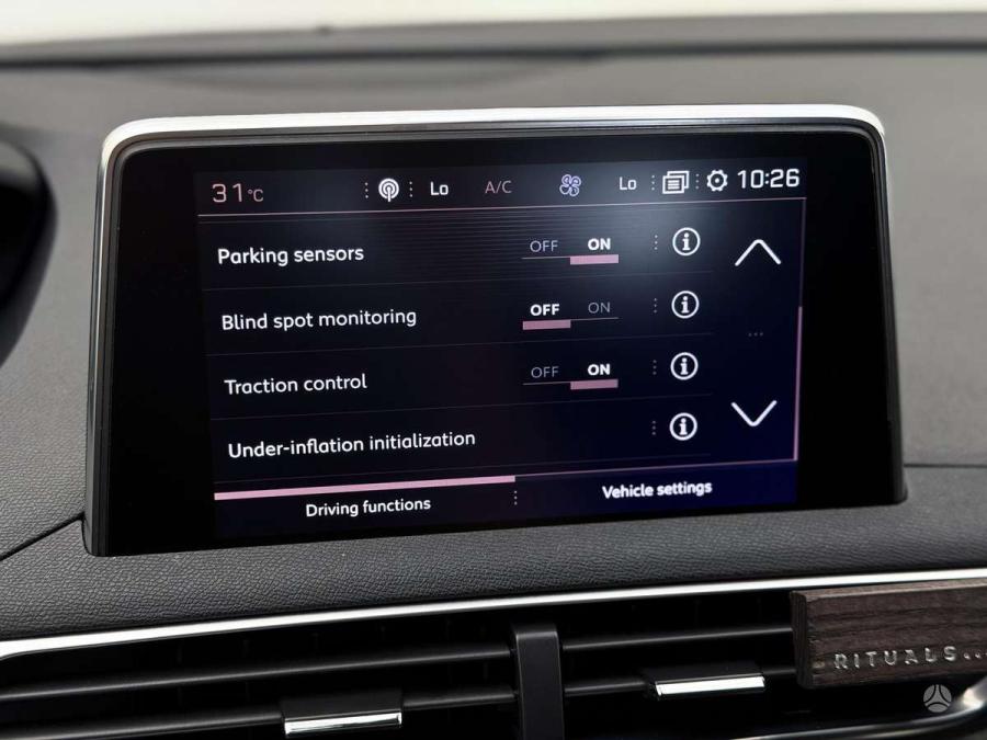 Pelēks Peugeot 5008 2018 Viļņa, ar dzinēja tilpumu 1.20 L un nobraukumu 241 tūkst. km par 9490 €, foto 29 vietnē AUTOMOTO.COM.LV