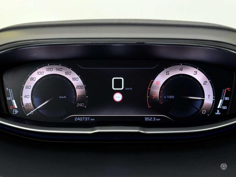 Pelēks Peugeot 5008 2018 Viļņa, ar dzinēja tilpumu 1.20 L un nobraukumu 241 tūkst. km par 9490 €, foto 33 vietnē AUTOMOTO.COM.LV
