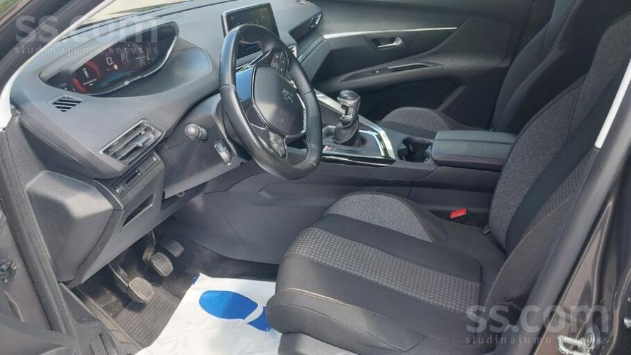 Pelēks Peugeot 5008 2018 Alūksne, ar dzinēja tilpumu 1.20 L un nobraukumu 0 tūkst. km par 8950 €, foto 21 vietnē AUTOMOTO.COM.LV