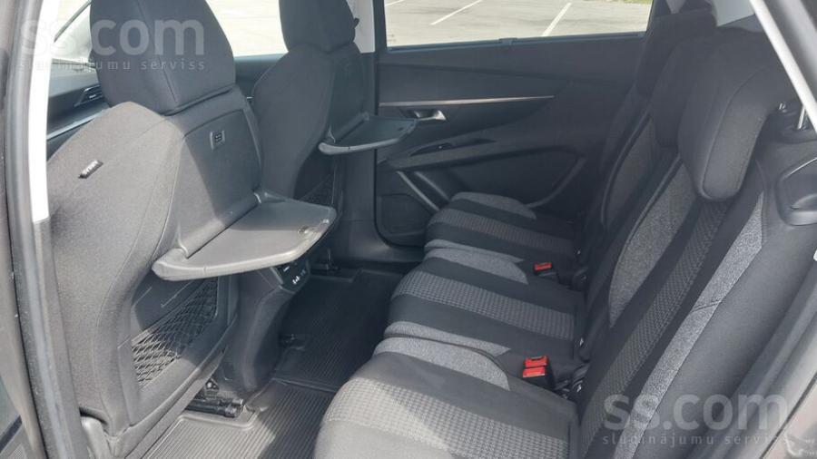 Pelēks Peugeot 5008 2018 Alūksne, ar dzinēja tilpumu 1.20 L un nobraukumu 0 tūkst. km par 8950 €, foto 35 vietnē AUTOMOTO.COM.LV