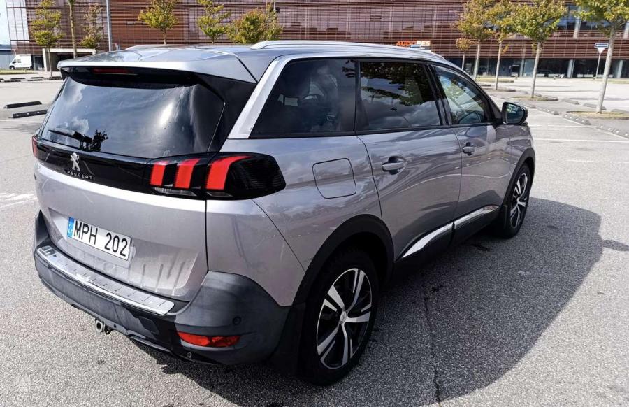 Grey Peugeot 5008 2018 in Klaipeda, with an engine capacity of 2.00 L and mileage of 268 thousand km for 12690 €, photo 4 on AUTOMOTO.COM.LV
