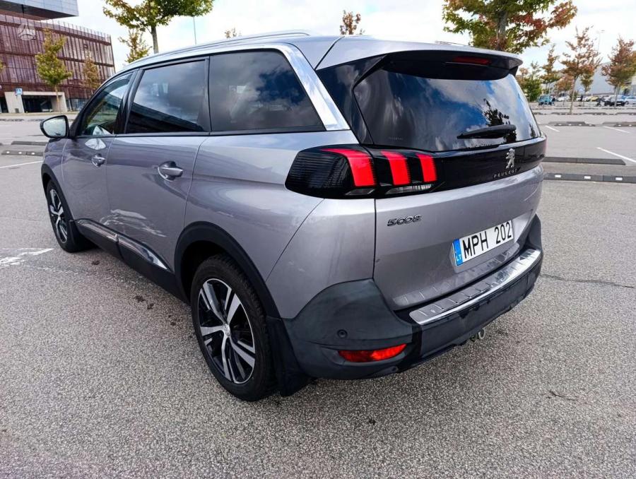 Grey Peugeot 5008 2018 in Klaipeda, with an engine capacity of 2.00 L and mileage of 268 thousand km for 12690 €, photo 5 on AUTOMOTO.COM.LV