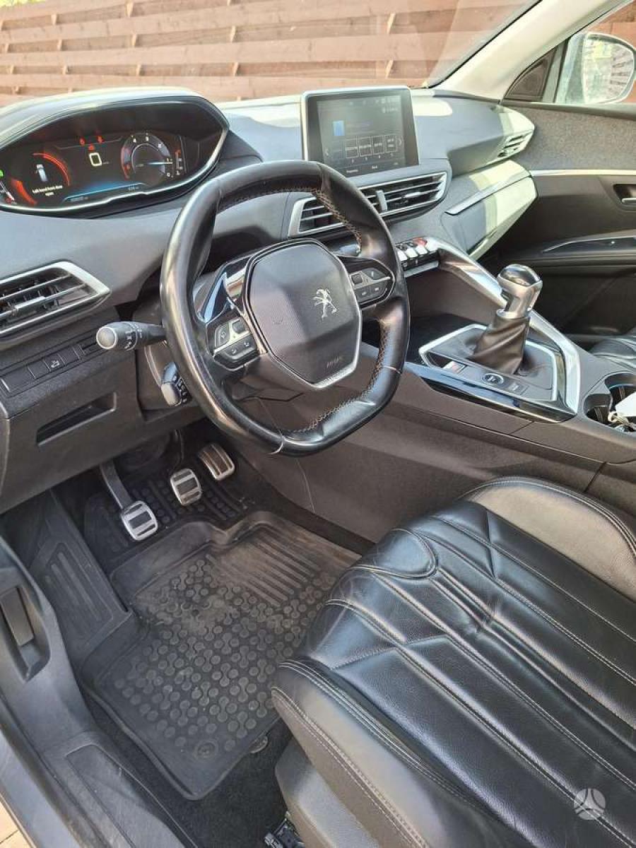 Grey Peugeot 5008 2018 in Klaipeda, with an engine capacity of 2.00 L and mileage of 268 thousand km for 12690 €, photo 7 on AUTOMOTO.COM.LV