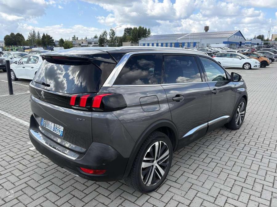 Grey Peugeot 5008 2018 in Taurage, with an engine capacity of 2.00 L and mileage of 289 thousand km for 11900 €, photo 5 on AUTOMOTO.COM.LV
