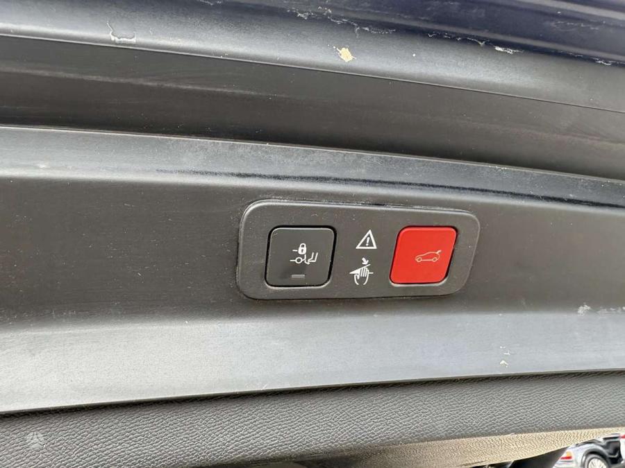 Grey Peugeot 5008 2018 in Taurage, with an engine capacity of 2.00 L and mileage of 289 thousand km for 11900 €, photo 20 on AUTOMOTO.COM.LV
