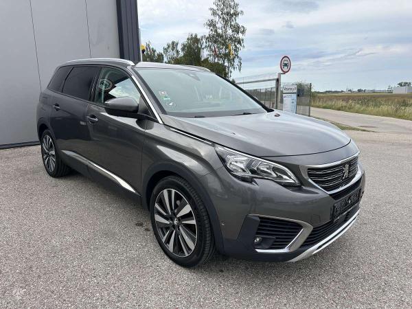 Grey Peugeot 5008 2018 in Marijampole, with an engine capacity of 1.56 L and mileage of 240 thousand km for 8750 €, photo 4 on AUTOMOTO.COM.LV