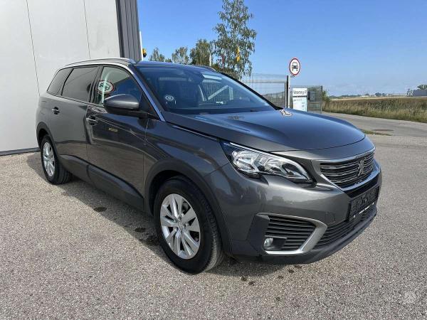 Grey Peugeot 5008 2018 in Marijampole, with an engine capacity of 1.20 L and mileage of 155 thousand km for 7250 €, photo 4 on AUTOMOTO.COM.LV