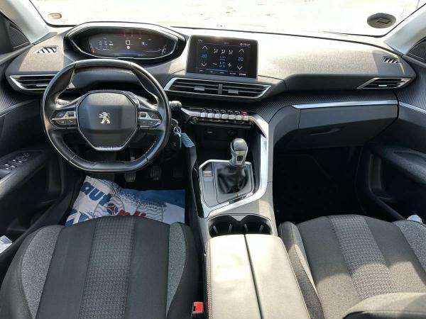Grey Peugeot 5008 2018 in Marijampole, with an engine capacity of 1.20 L and mileage of 155 thousand km for 7250 €, photo 8 on AUTOMOTO.COM.LV