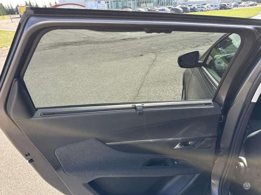 Grey Peugeot 5008 2018 in Marijampole, with an engine capacity of 1.20 L and mileage of 155 thousand km for 7250 €, photo 17 on AUTOMOTO.COM.LV