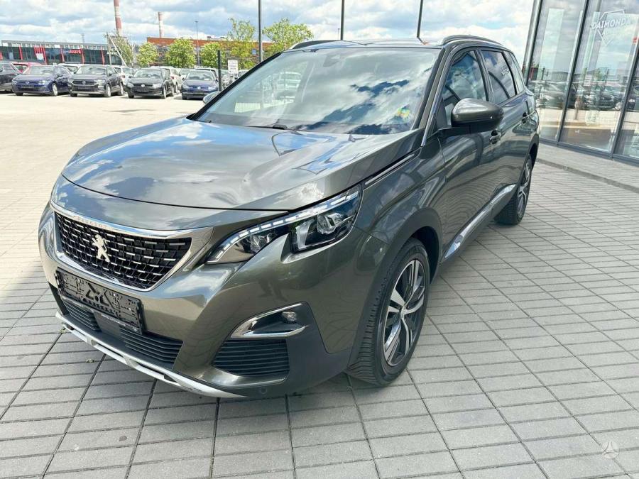 Grey Peugeot 5008 2018 in Kaunas, with an engine capacity of 1.20 L and mileage of 177 thousand km for 10300 €, photo 1 on AUTOMOTO.COM.LV