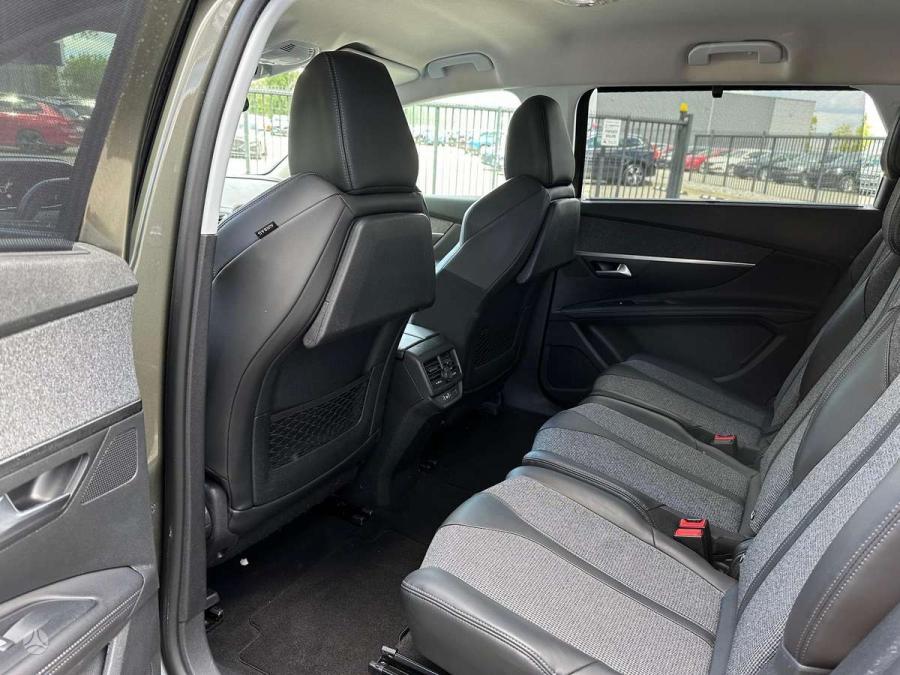 Grey Peugeot 5008 2018 in Kaunas, with an engine capacity of 1.20 L and mileage of 177 thousand km for 10300 €, photo 15 on AUTOMOTO.COM.LV