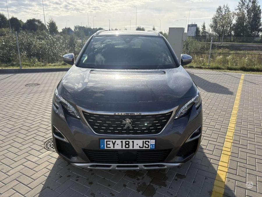 Grey Peugeot 5008 2018 in Taurage, with an engine capacity of 2.00 L and mileage of 290 thousand km for 10700 €, photo 3 on AUTOMOTO.COM.LV