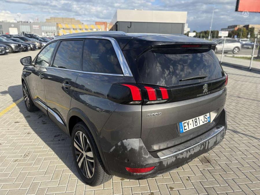 Grey Peugeot 5008 2018 in Taurage, with an engine capacity of 2.00 L and mileage of 290 thousand km for 10700 €, photo 6 on AUTOMOTO.COM.LV