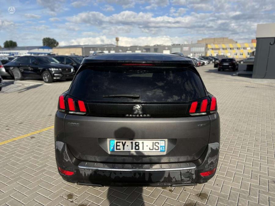 Grey Peugeot 5008 2018 in Taurage, with an engine capacity of 2.00 L and mileage of 290 thousand km for 10700 €, photo 7 on AUTOMOTO.COM.LV