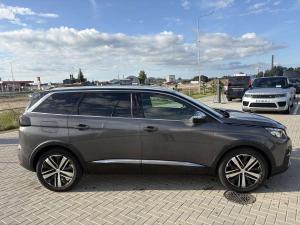 Grey Peugeot 5008 2018 in Taurage, with an engine capacity of 2.00 L and mileage of 290 thousand km for 10700 €, photo 9 on AUTOMOTO.COM.LV