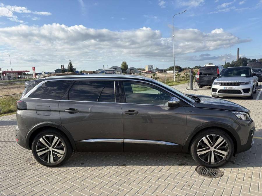Grey Peugeot 5008 2018 in Taurage, with an engine capacity of 2.00 L and mileage of 290 thousand km for 10700 €, photo 9 on AUTOMOTO.COM.LV